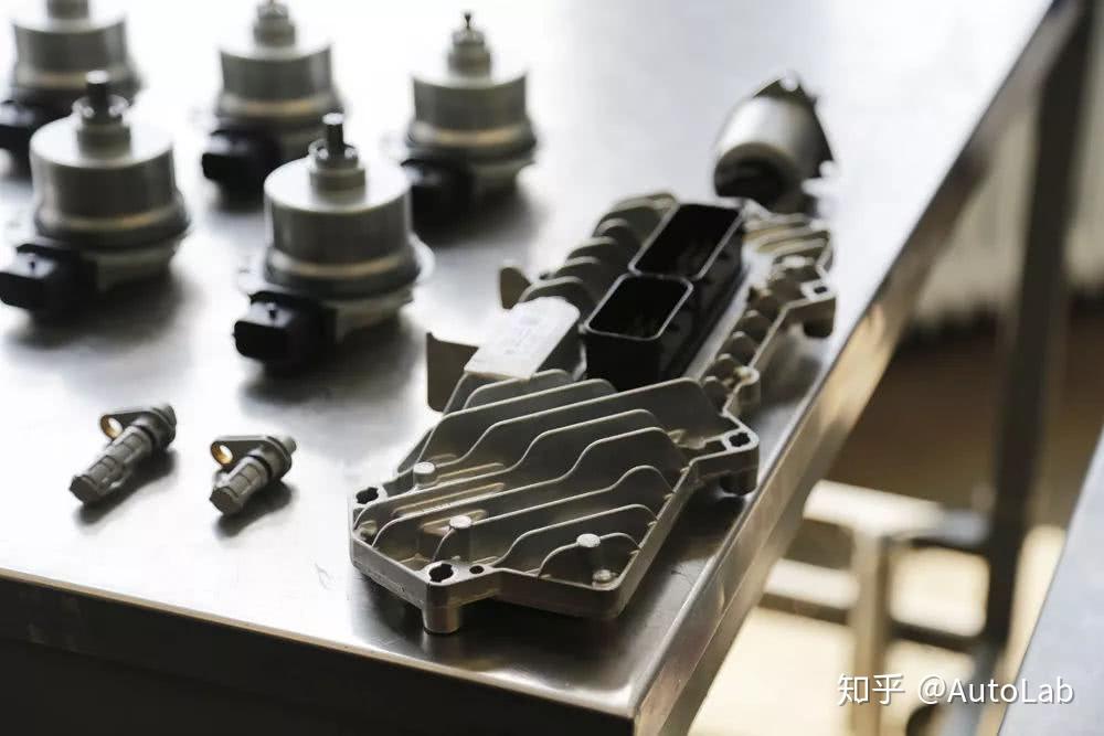 在德国我们开了奔驰新A级，还把它的格特拉克7DCT300变速箱给拆了 - 知乎