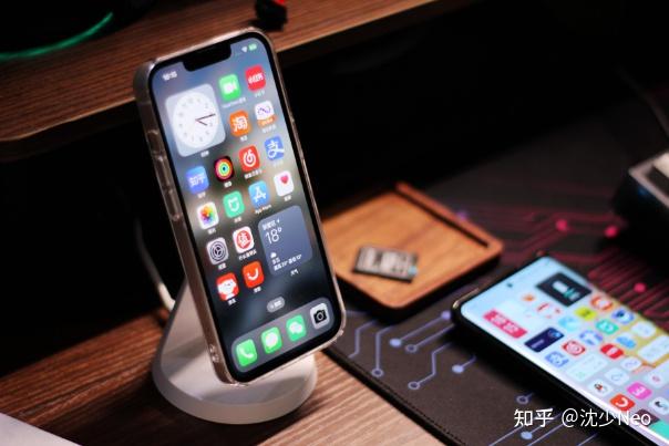 iOS 17 带来的 iPhone 横屏 Standby 待机功能对手机有哪些影响？是否会导致烧屏？ - 知乎