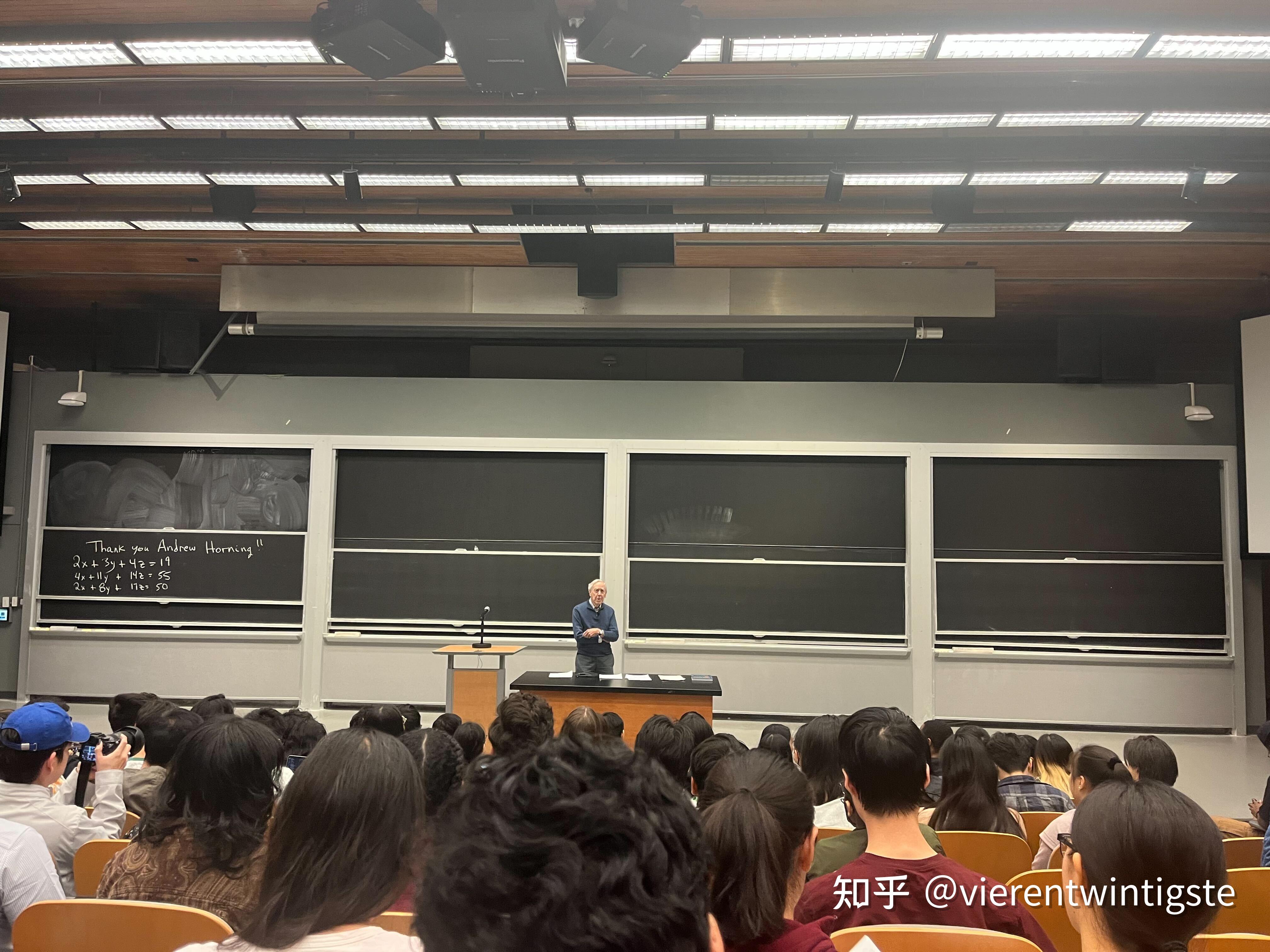 Gilbert Strang授完最后一课，如何评价其奉献给教育事业的一生？ - 知乎