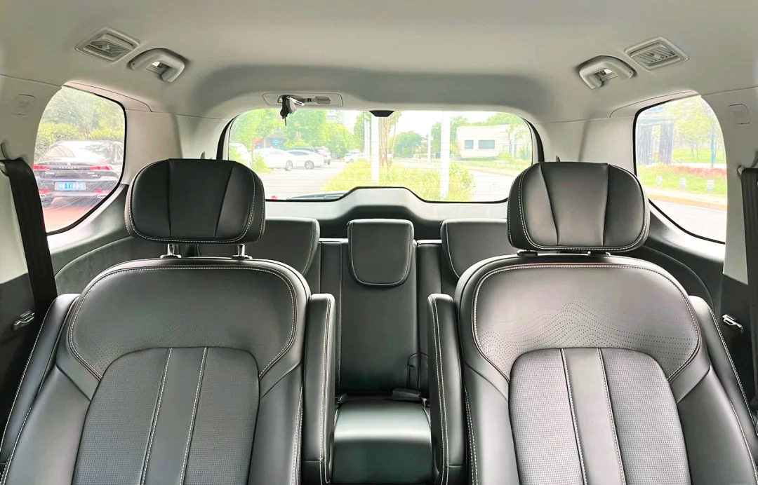 越开越上头！10w级MPV选它不后悔 - 知乎