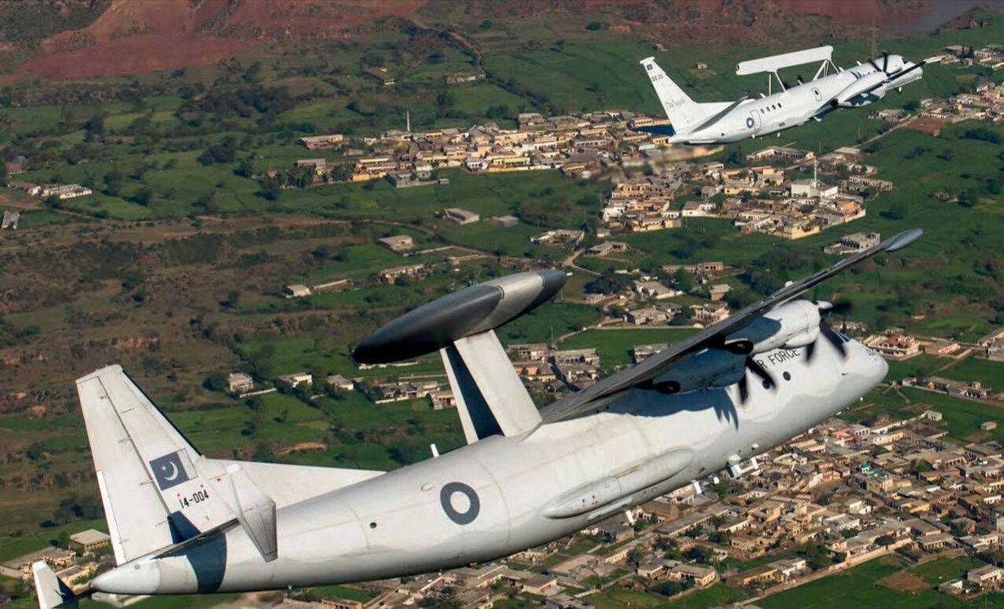 巴空军“空中大脑”：萨博2000与ZDK-03 - 知乎