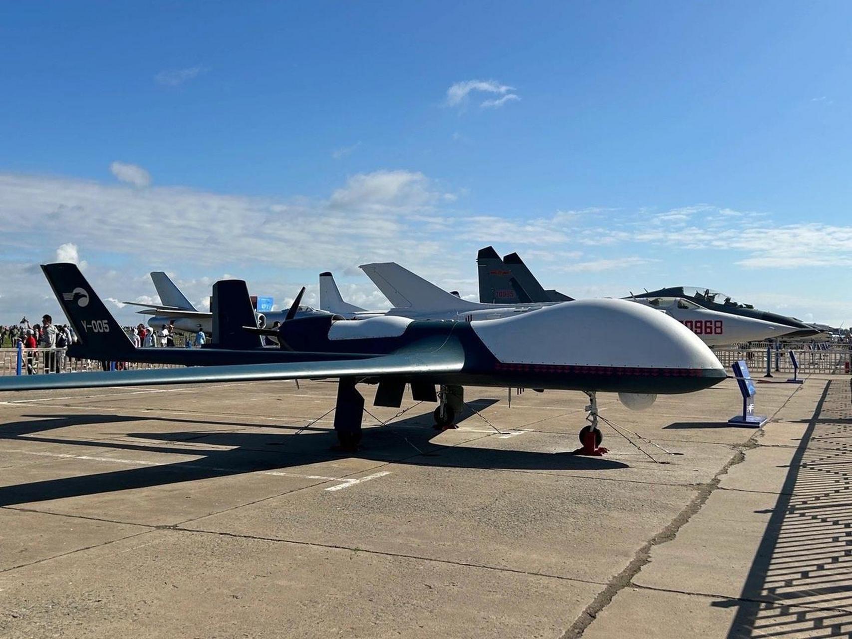 中国军队BZK-005侦查型无人机抵近围观美军航母到底什么来头？ - 知乎