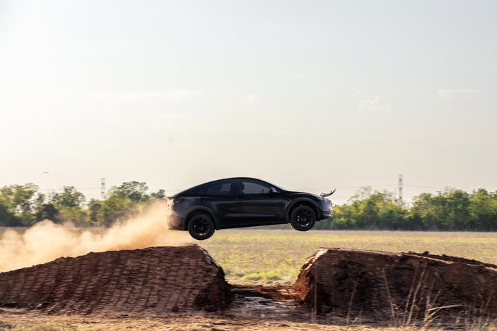 特斯拉OTA 动能回收制动强度选择和深踩加速踏板提醒功能 - 知乎