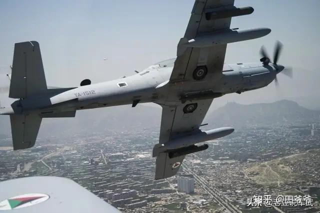 21世纪的螺旋桨战机，源自巴西的“超级巨嘴鸟”，A-29轻型攻击机 - 知乎
