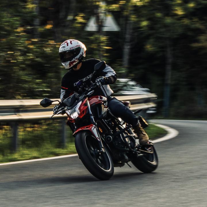 CB400F一年（一万七千公里）使用感受及改装建议 - 知乎