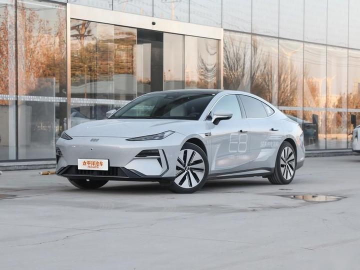 17.58万起售 吉利银河E8上市 SEA架构打造/45英寸8K大屏+8295芯片 - 知乎