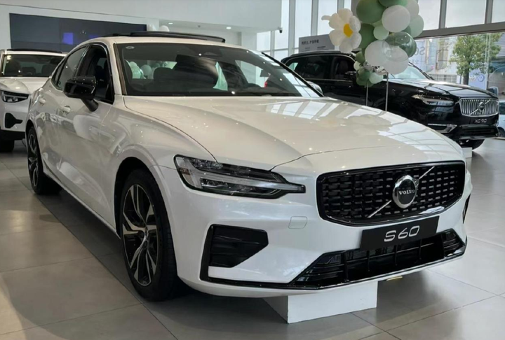 价格不止七折，2.0T运动操控，主被动安全拉满，沃尔沃S60香吗？ - 知乎