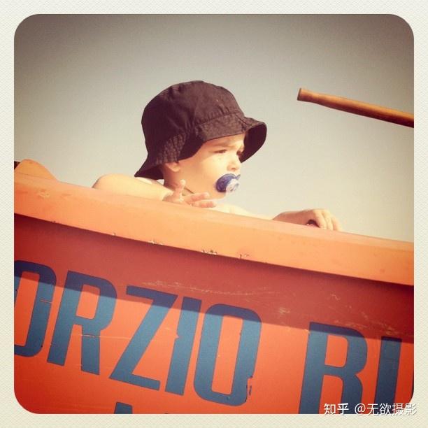 摄影师Simone Bramante来自意大利，自称是一位讲故事的人。他的照片充满了故事感和代入感，常常让人误以为是电影镜头中的一帧。 - 知乎