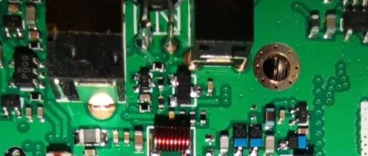 拆解平民神机-宝峰5R，这台所谓的5R-A8到底是不是真的？ - 知乎