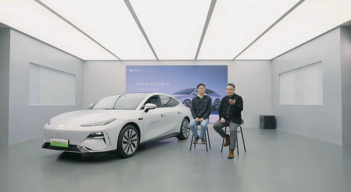 吉利银河E8首发，SEA架构首款轿车，45英寸8K大屏期待吗？ - 知乎