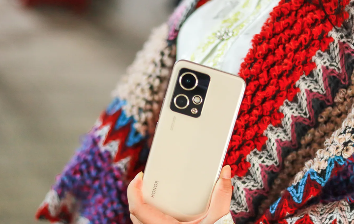 赵明良心了！骁龙8Gen2+大底主摄配置全面，荣耀90GT价格降到感人 - 知乎