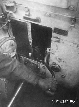 难堪大用但不得不用的铁甲豆骑——意大利CV33超轻型坦克 - 知乎