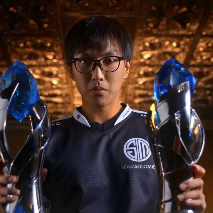 离开LPL真不能怪蛇蛇！TSM印钞机战术开4000W天价，1人可比EDG全队 - 知乎