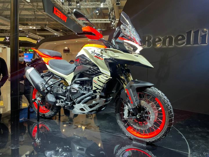 米兰车展丨贝纳利TRK800正式亮相 颜值远超金鹏502 - 知乎