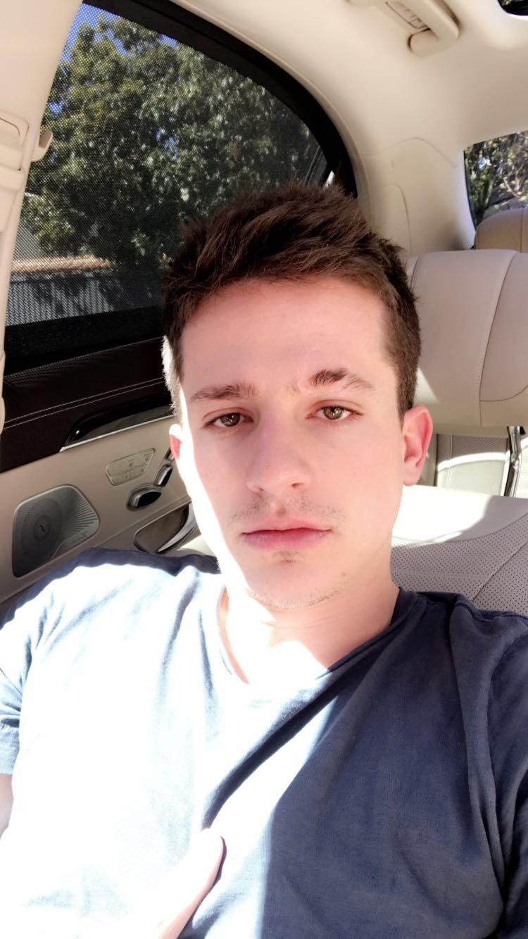 如何评价Charlie Puth？ - 知乎