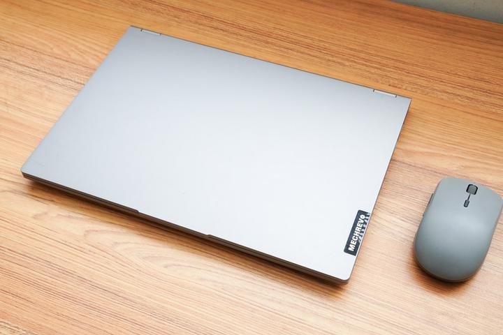 旗舰性能低功耗 ，搭载长江存储PC411的机械革命无界 14 Pro 硬盘测试体验 - 知乎