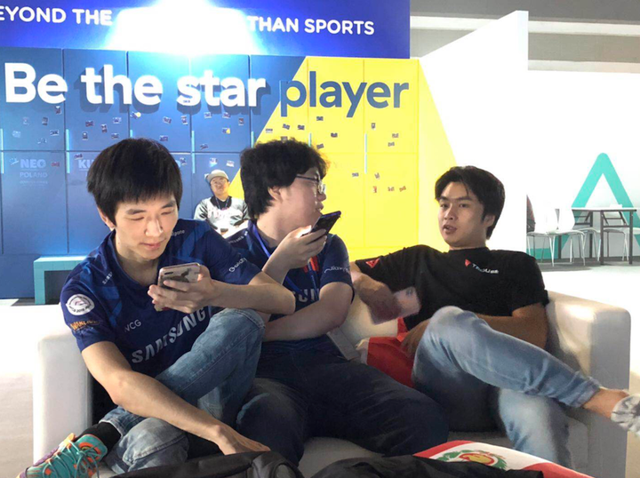 人皇Sky、“月神”Moon再聚首，这场电竞“老男孩”们的情怀夏天丨WCG 2019 - 知乎