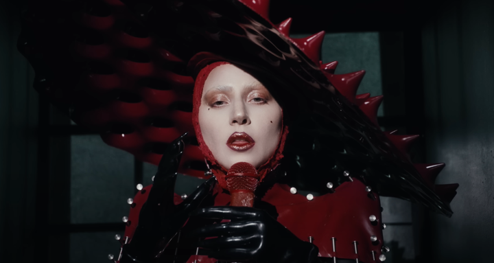 LadyGaga顶流diva回归 | MV中的时尚剧场 - 知乎