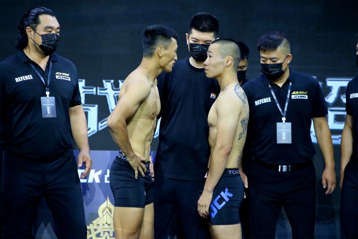 散打悍将迎战顽强的摔跤手 | JCK战觉城2022赛季第15战称重 - 知乎