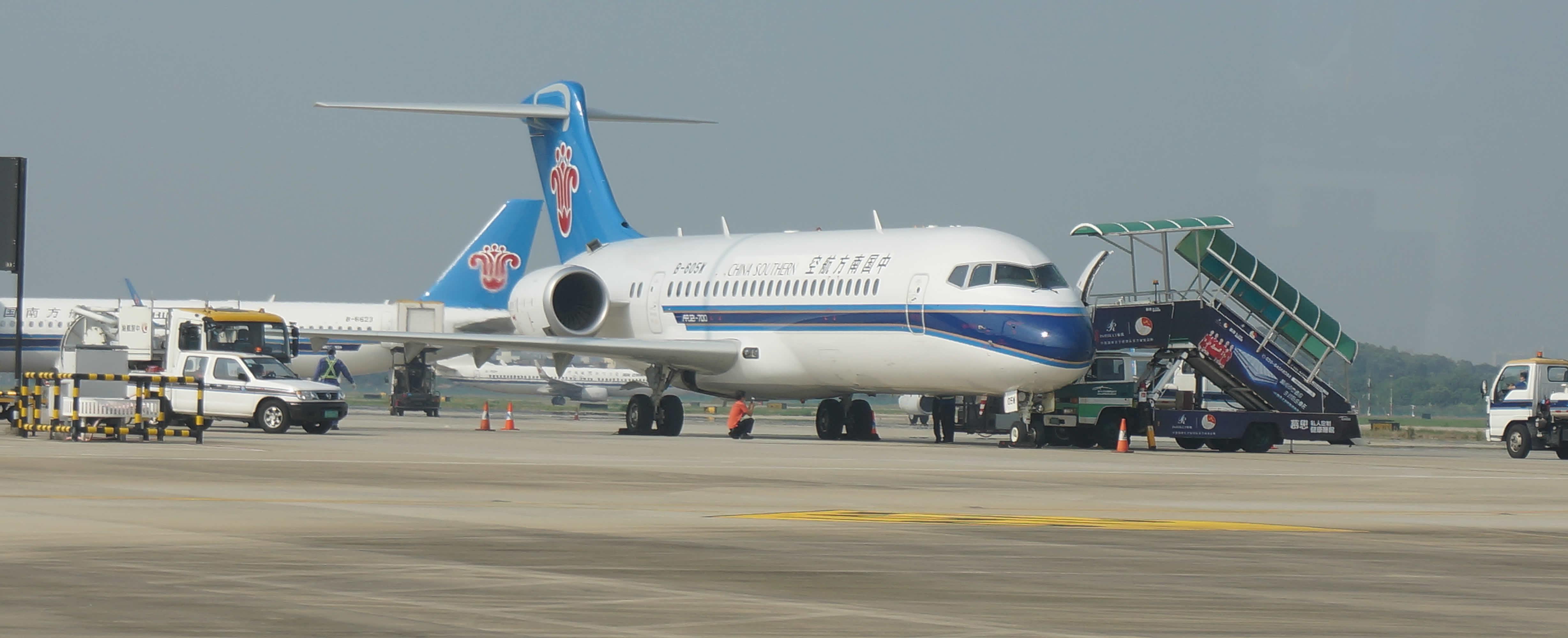 【体验报告】南航ARJ21乘坐感受附带噪音测试 ARJ21项目15年得与失后篇 - 知乎