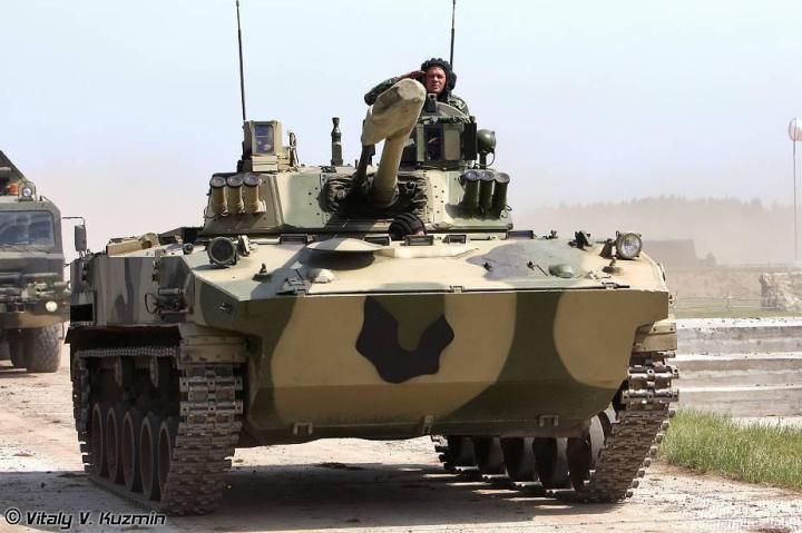 俄军空降部队再添新装备！BMD-4M突击车投入前线，火力猛机动性强 - 知乎