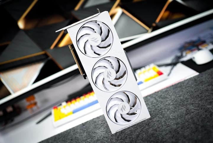 3699入手！50系最新甜品卡——影驰RTX 5060 Ti 圣刃MAX OC上手实测 - 知乎