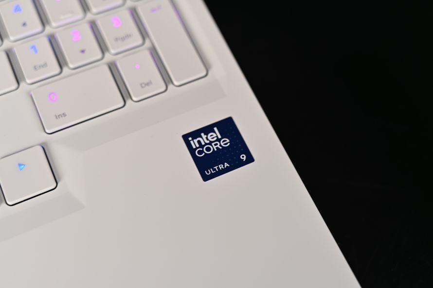 机械革命耀世16Ultra评测：长江存储PC411固态硬盘加持下的性能魔兽 - 知乎