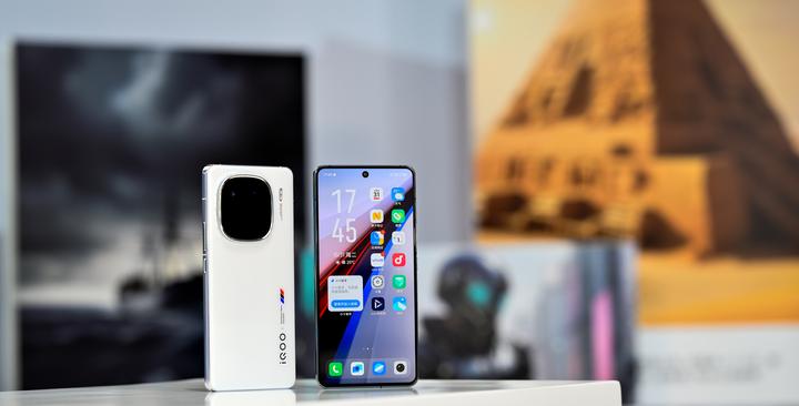 iQOO12屏幕参数曝光：有惊喜！ - 知乎