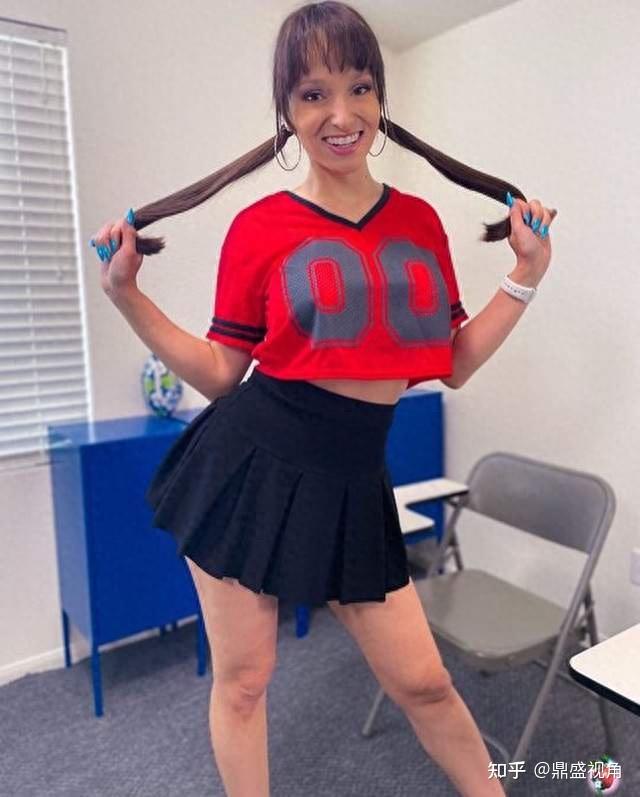 莱克西·卢娜(Lexi Luna),业界广受赞誉的双馨女艺人 - 知乎