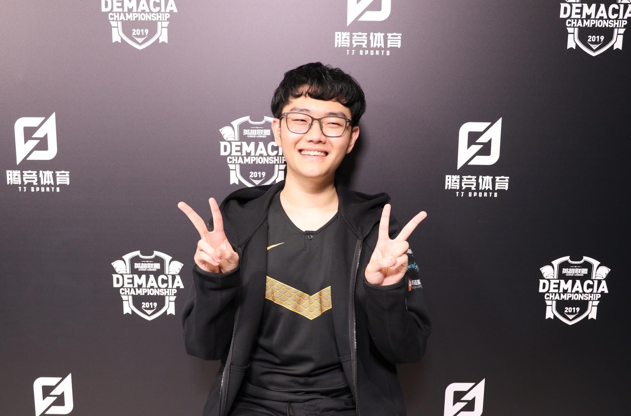 【德杯赛后专访RNG Betty：来RNG因为有Uzi，想实际看他怎么玩游戏】 - 知乎