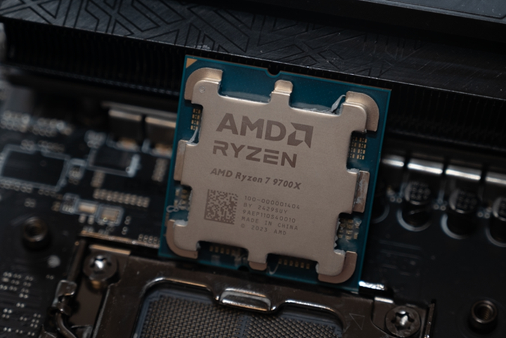 谁是国产3A新的伙伴？AMD锐龙7 9700X对比Intel酷睿 i7-14700K - 知乎