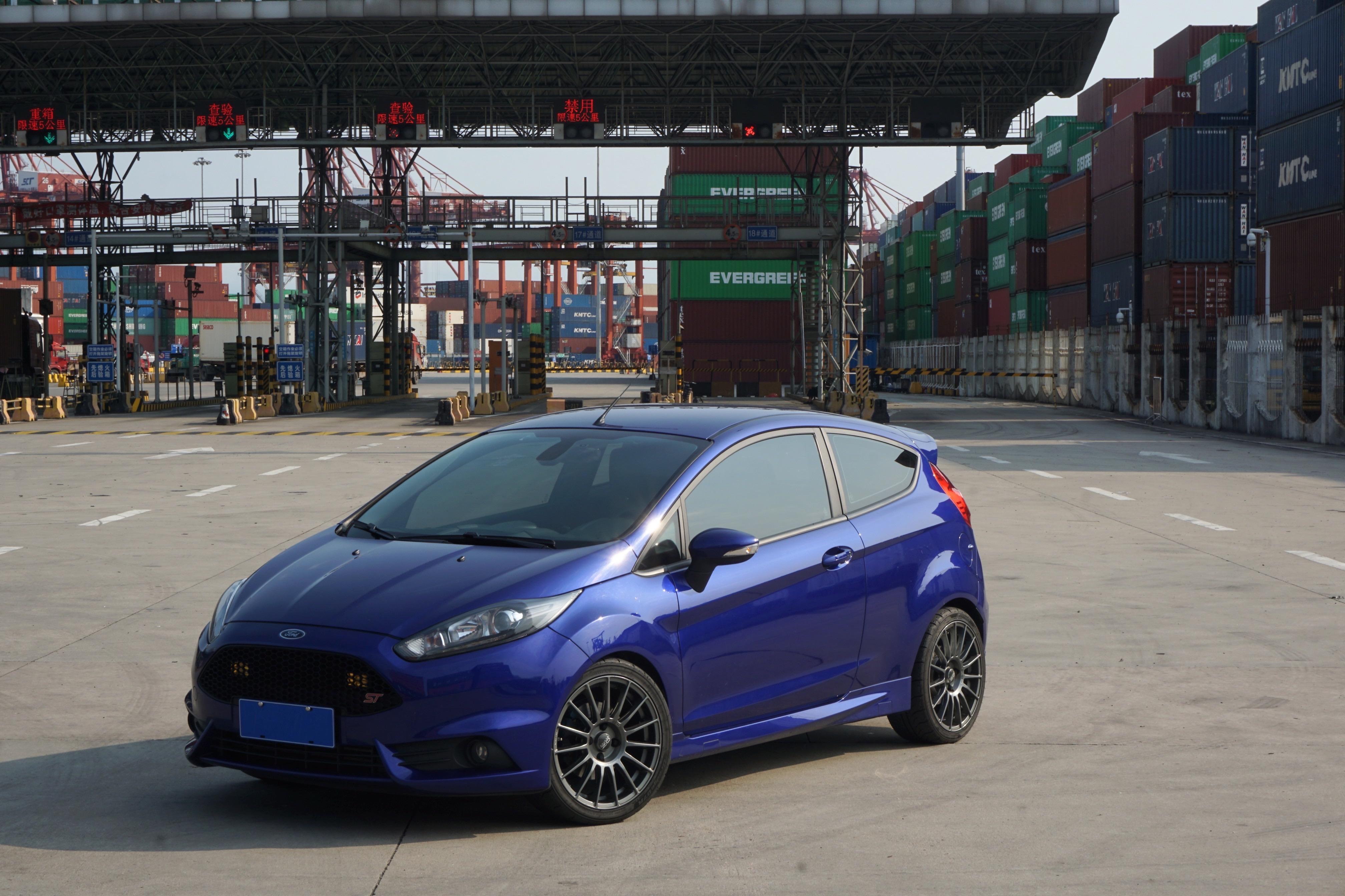 That blue little Ford——梦里梦外的嘉年华ST - 知乎