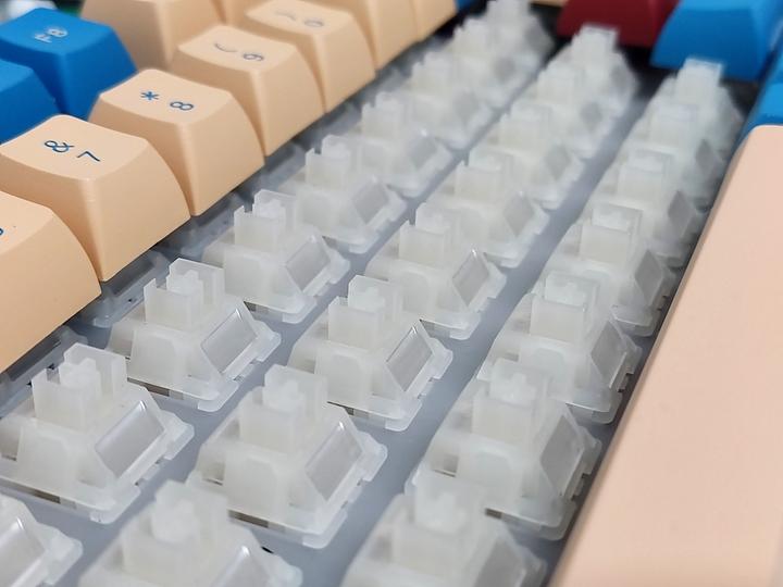 出道既“巅峰”首款全POK材质线性轴——IQUNIX璞玉轴上手体验 - 知乎