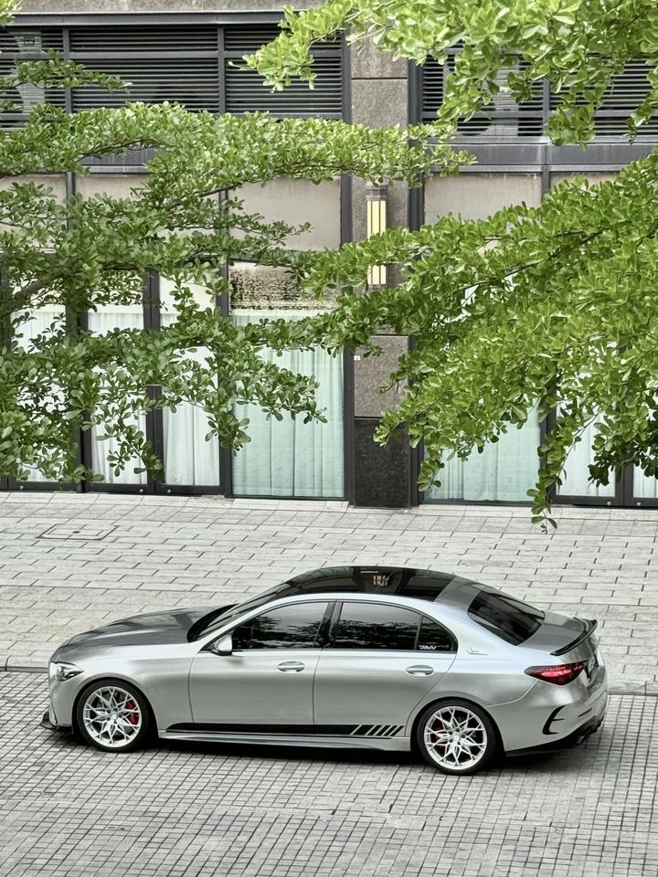 奔驰C260L上GT银加19寸脸圈轮毂绞牙避震！这个颜值帅顶了！ - 知乎