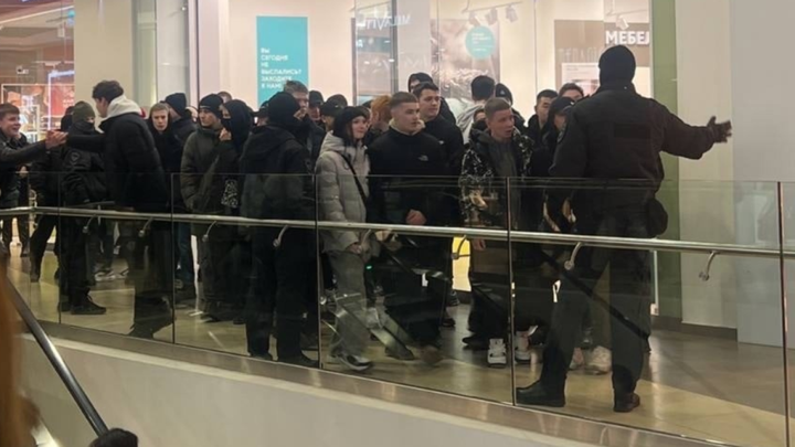 在俄罗斯各地的购物中心，有来自 PMC Redan 的青少年被拘留 - 知乎