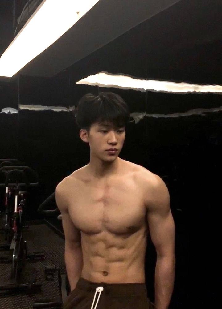 广东184cm肌肉小哥，小奶狗竟然这么诱人…… - 知乎