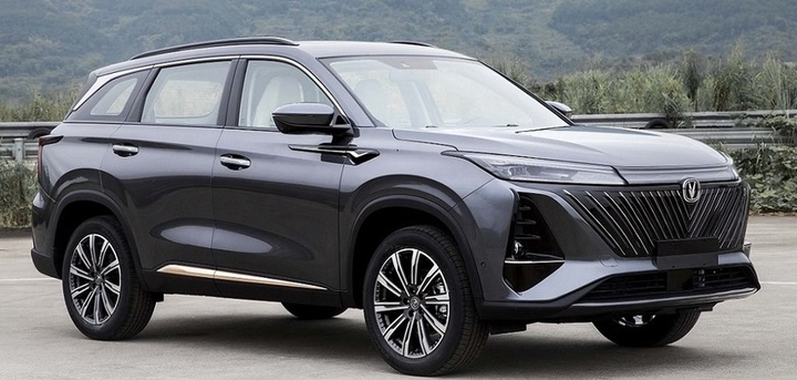 前脸换装“V”型镀铬和UNI风格，长安CS75 PLUS的中期改款设计曝光 - 知乎