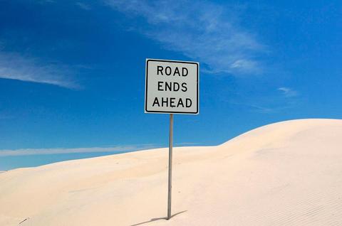 in the end 和 at the end 哪个是最后？ - 知乎