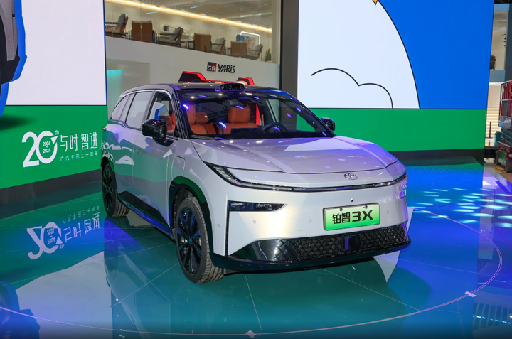 丰田开始不客气了，纯电SUV起步10.98万，标配高通8155 - 知乎