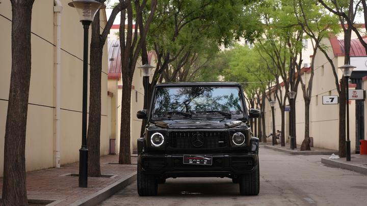 奔驰G350花十个W打造的黑武士风格，这个效果可还行？ - 知乎