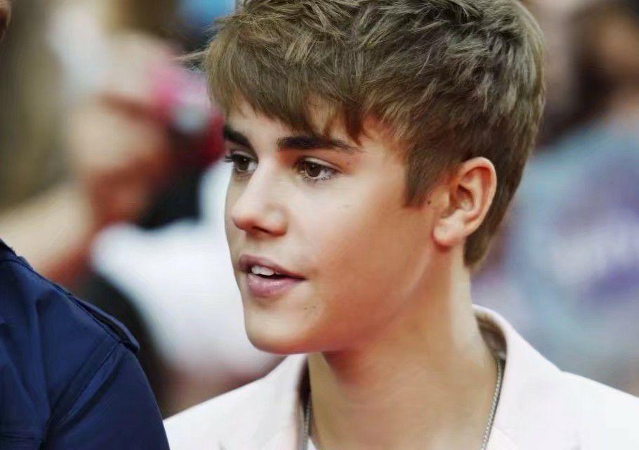 如何评价justin Bieber新歌《lonely》？ - 知乎