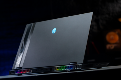 上手前瞻！一文读懂雷神年度旗舰AI游戏本：ZERO 18 Pro - 知乎