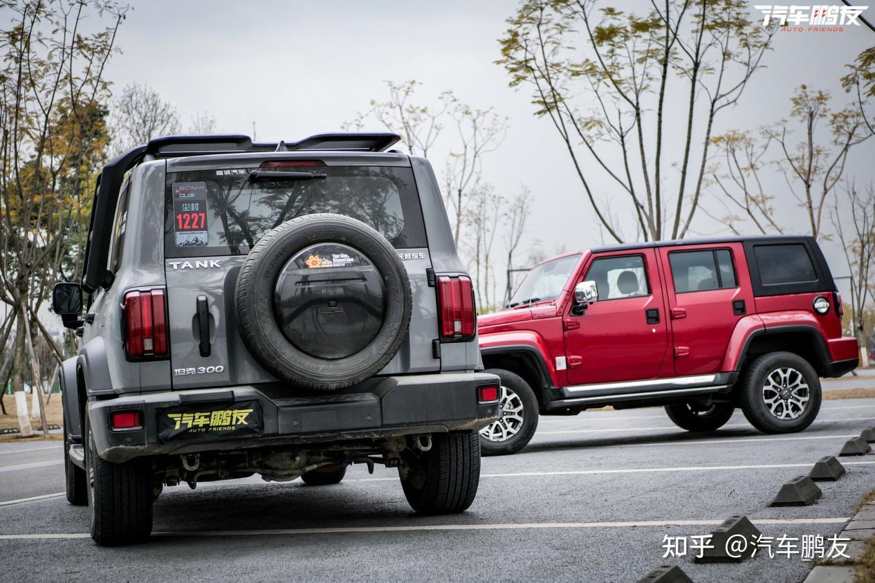 坦克300对比BJ40：同样都是2.0T+8AT，性格差异巨大？ - 知乎