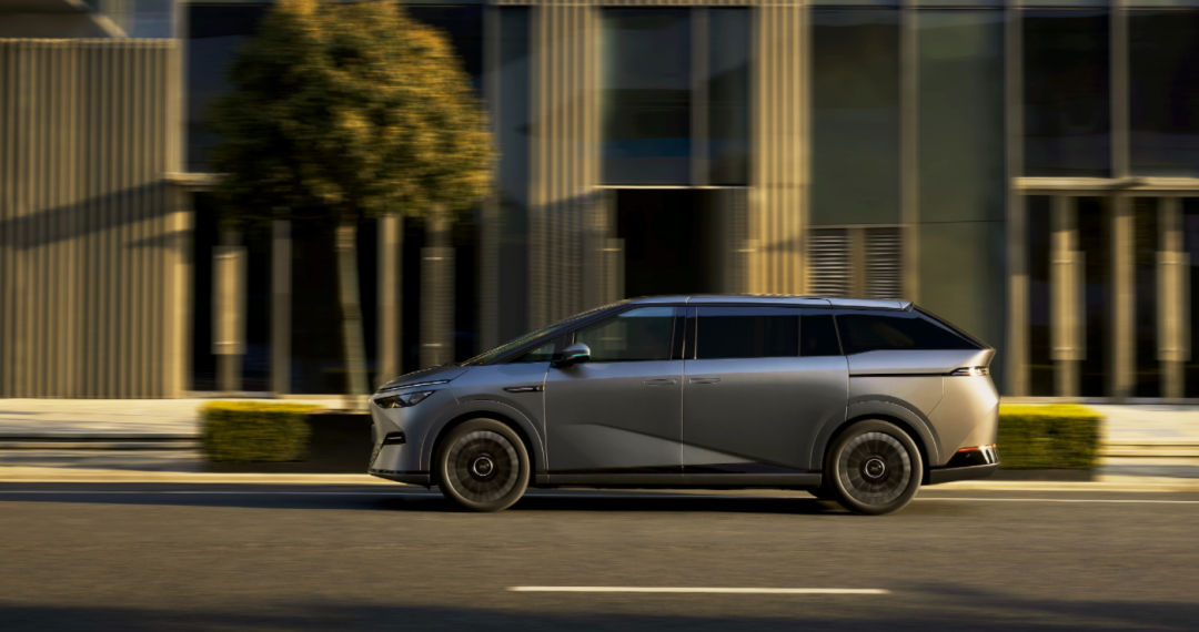 综合续航1400km！2025款小鹏X9发布，何小鹏的野心藏不住了？ - 知乎