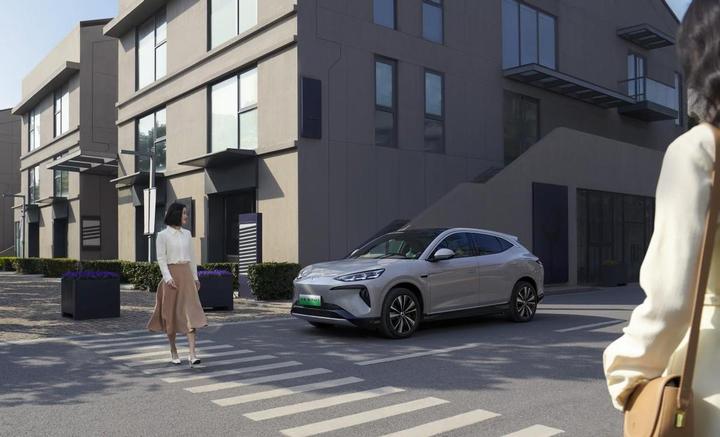 全新腾势N7上市即王炸，23.98万起，豪华纯电SUV价格战正式打响！ - 知乎