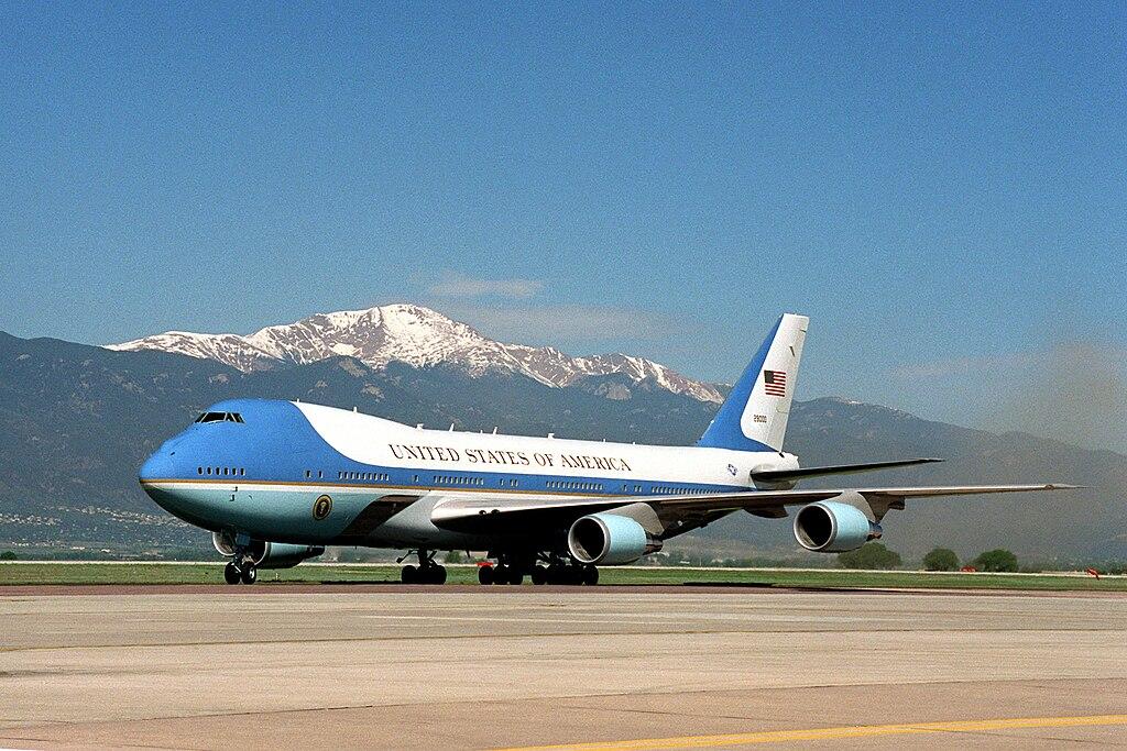 空军一号 / Air Force One（第二部分：21世纪历史、计划替代机型、其他总统航空器、在展飞机、流行文化）- 中英文维基百科词条融合 ...