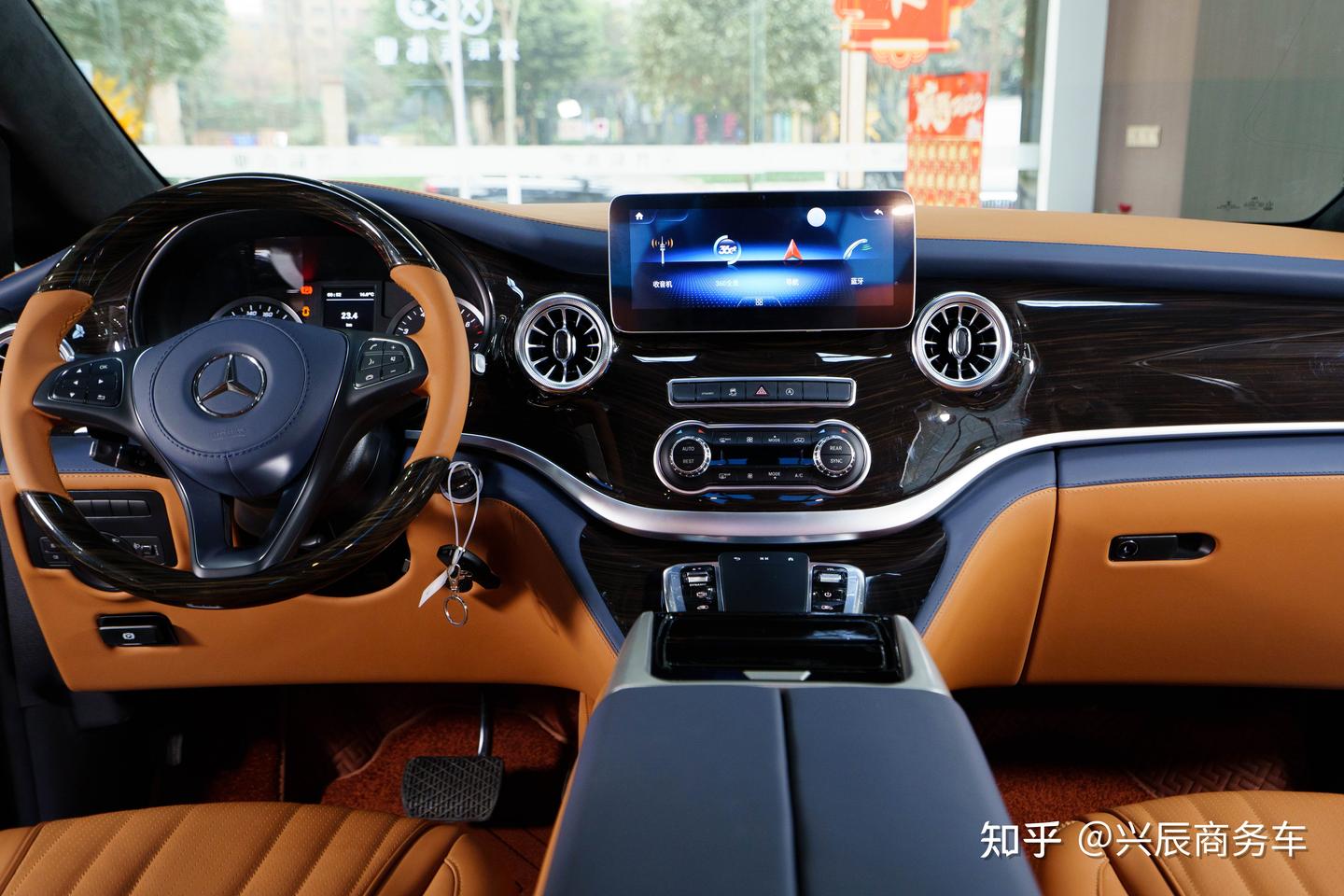 奔驰杀手锏“巴赫款VS680”登场，直接碾压埃尔法 - 知乎