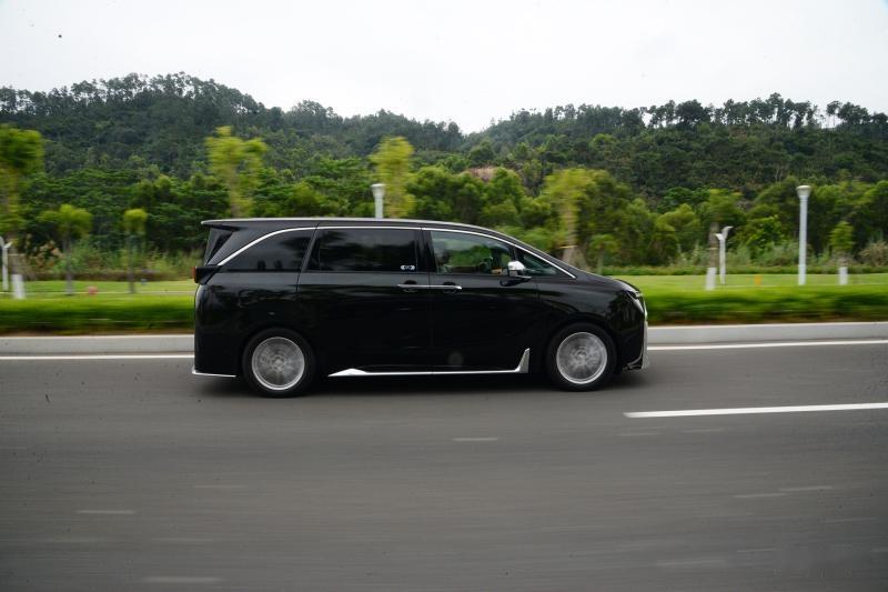 试驾合创V09 “MPV界卷王”靠什么挑战腾势D9销量王座？ - 知乎