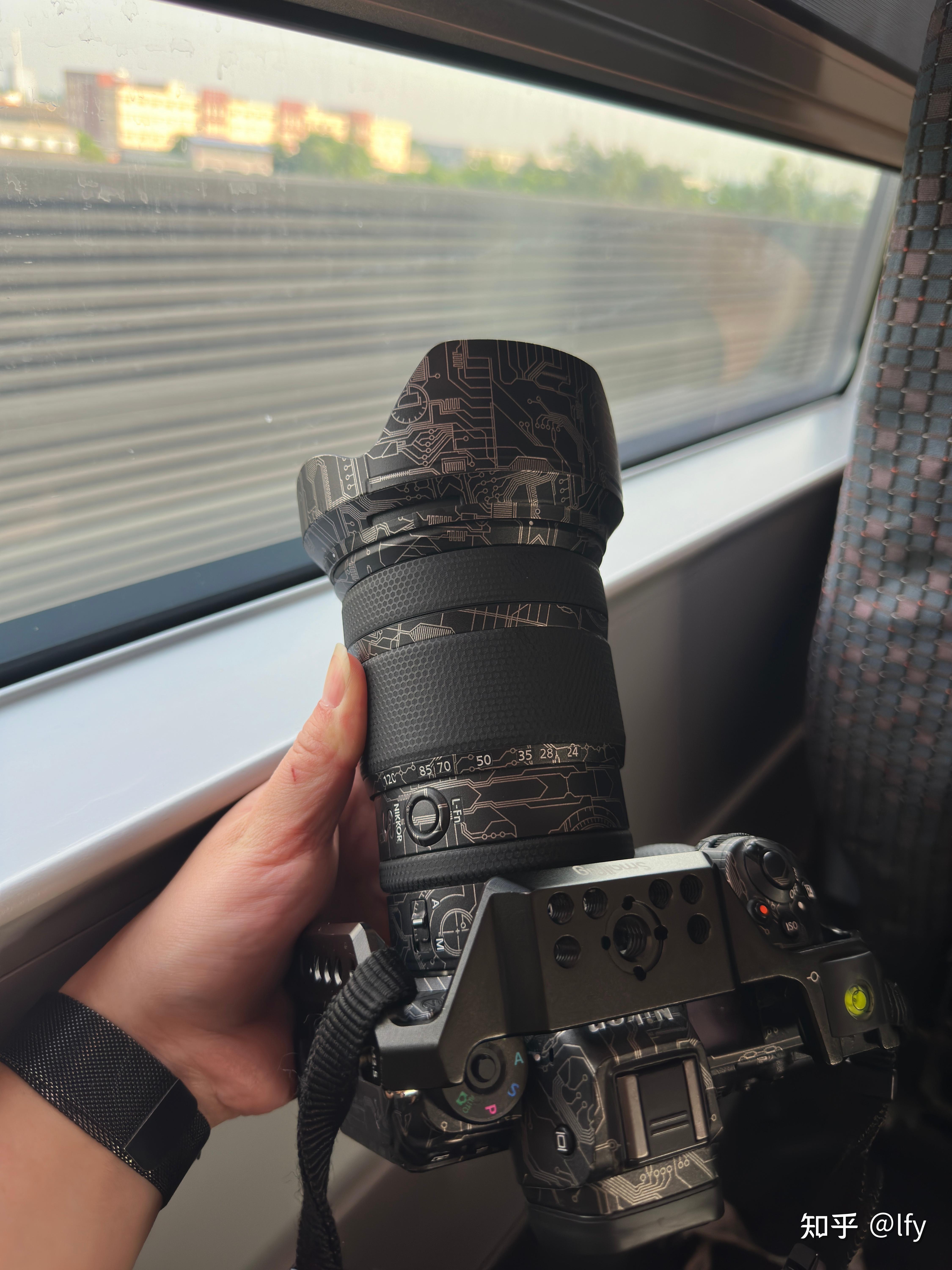 尼康Z口24-120好，还是Z24-200好？ - 知乎