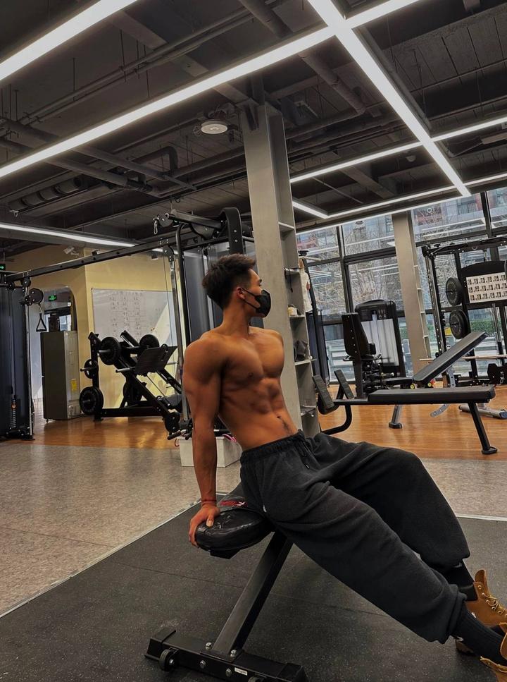 182cm北京黑皮健身教练，这肌肉泰酷辣！ - 知乎